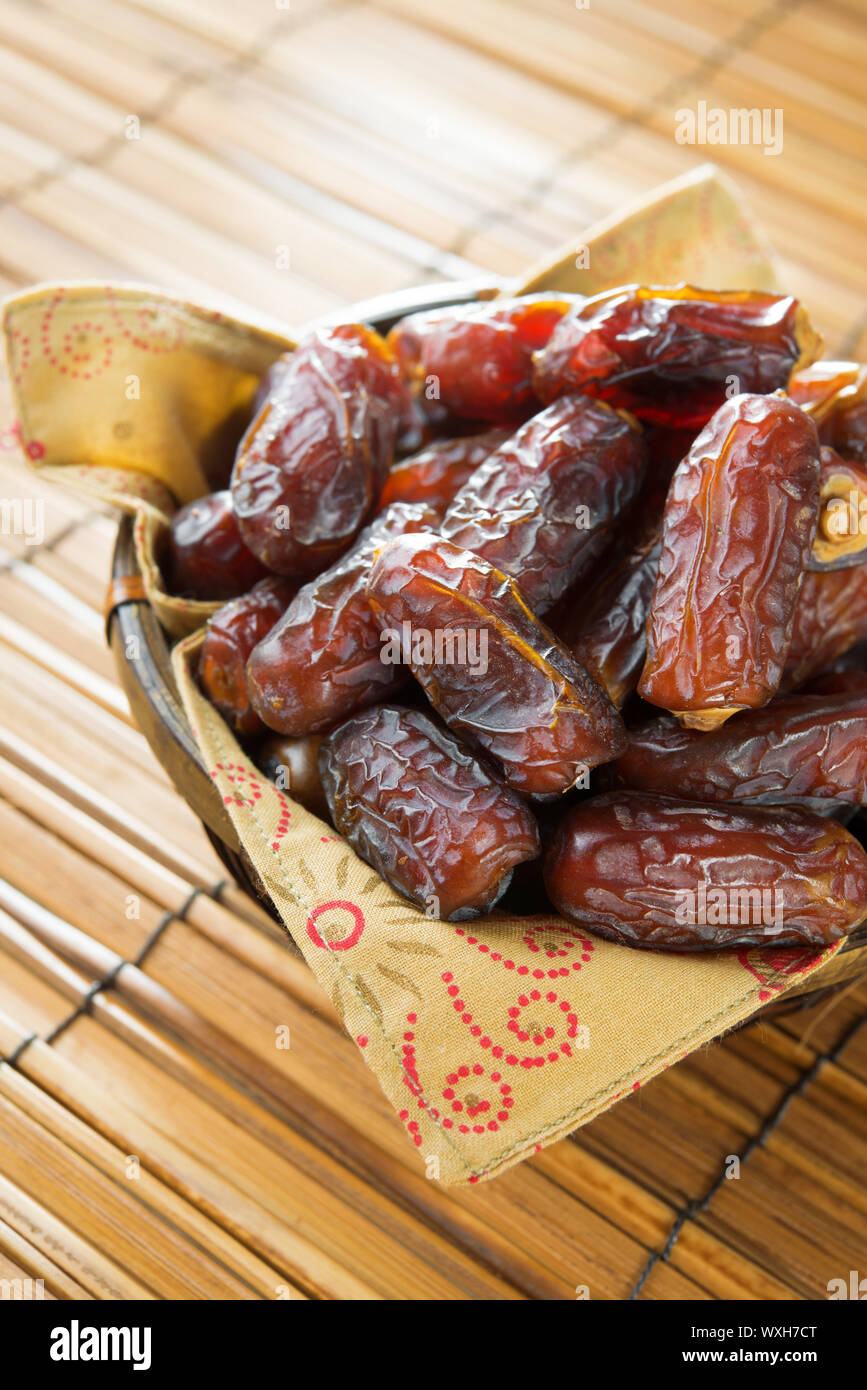 Saudi arabian cuisine dessert hi-res stock photography and images - Alamy