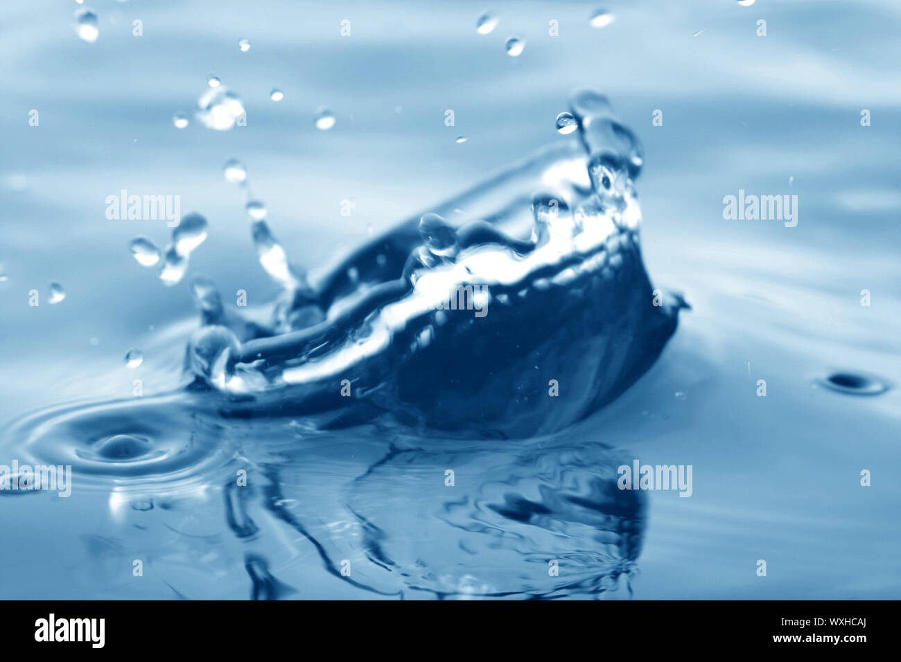 water drop super splash macro close up Stock Photo - Alamy