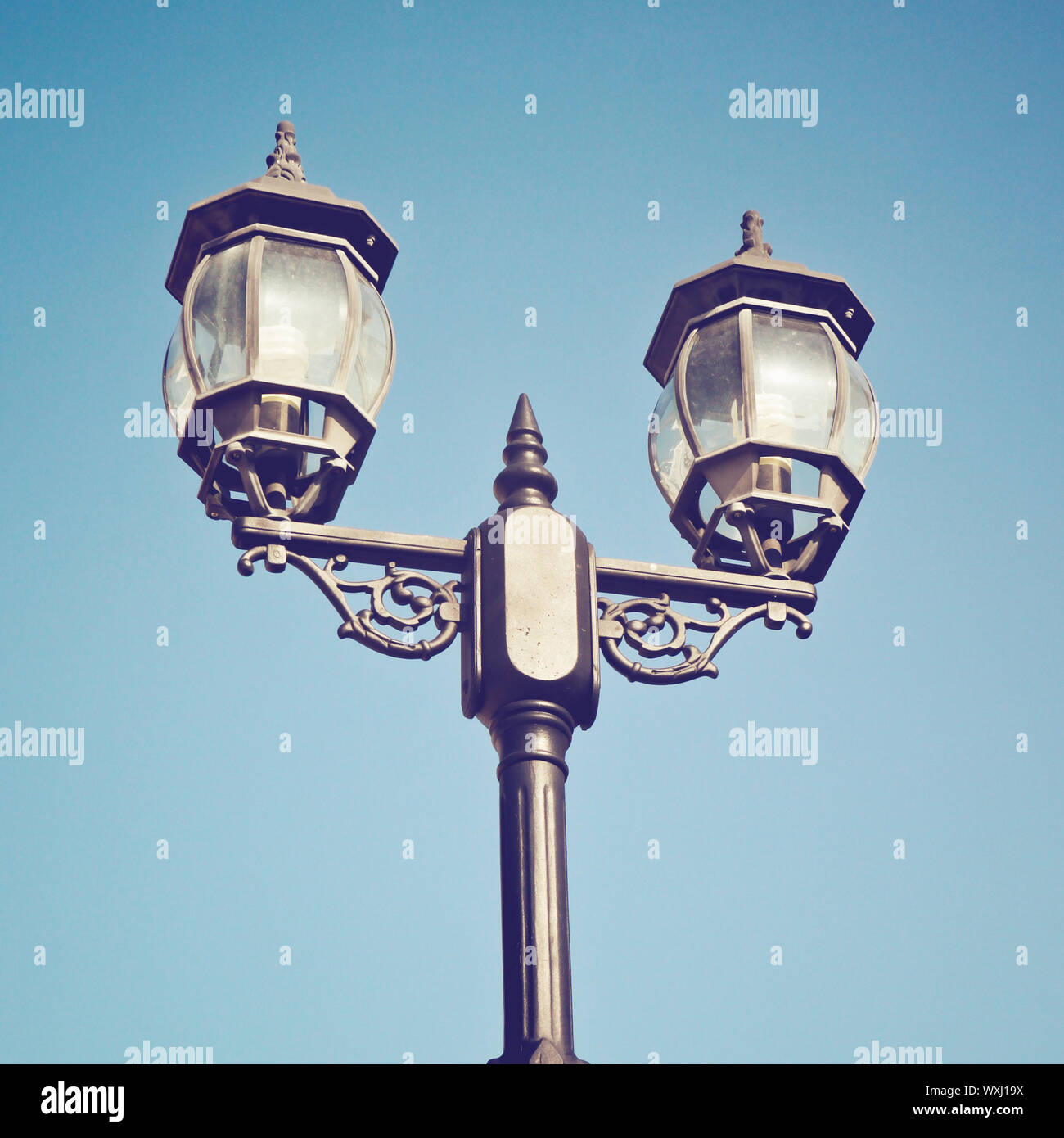 Streetlight effect hi-res stock photography and images - Alamy