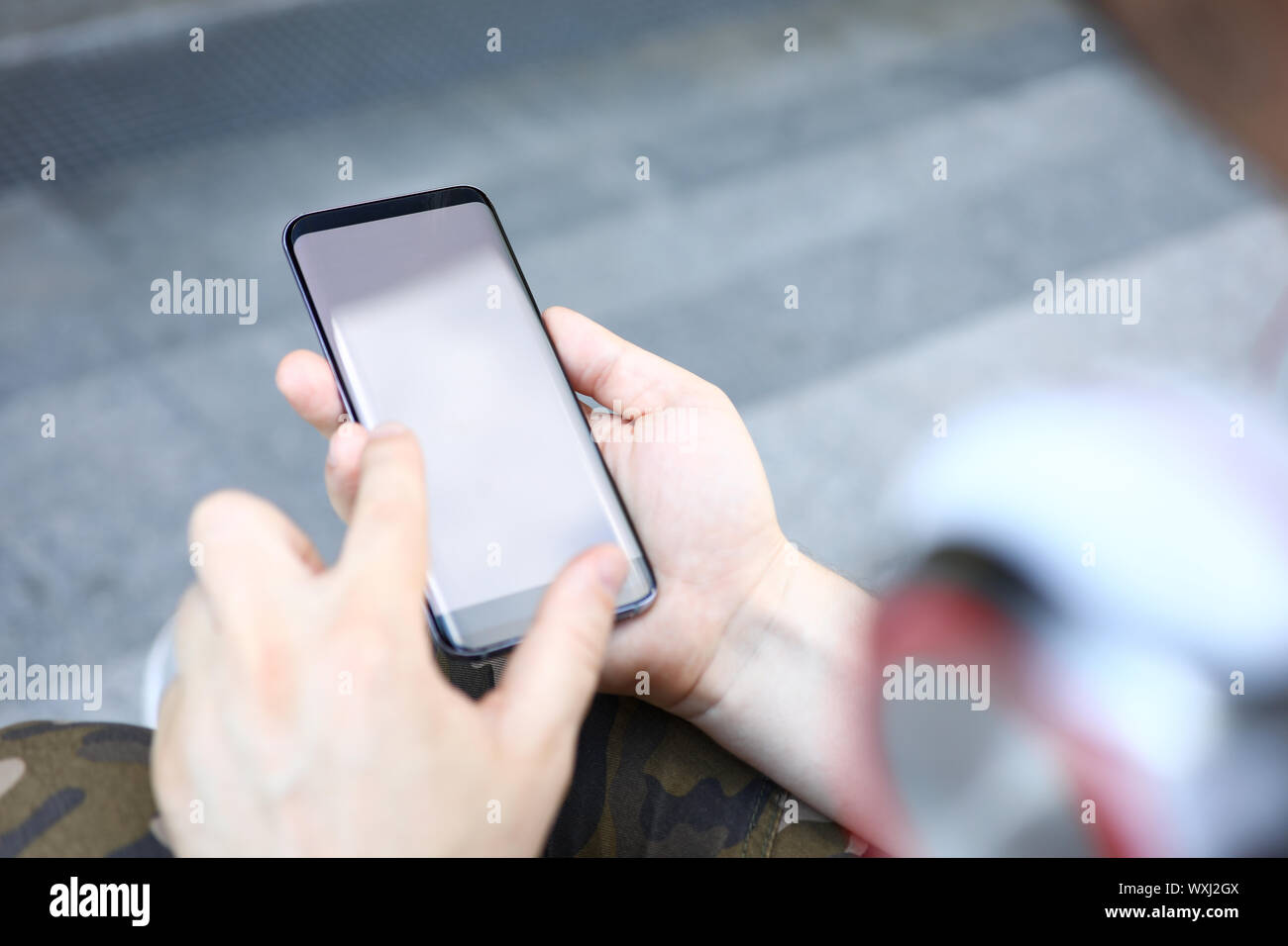 Mobile phone with empty screen Stock Photo - Alamy