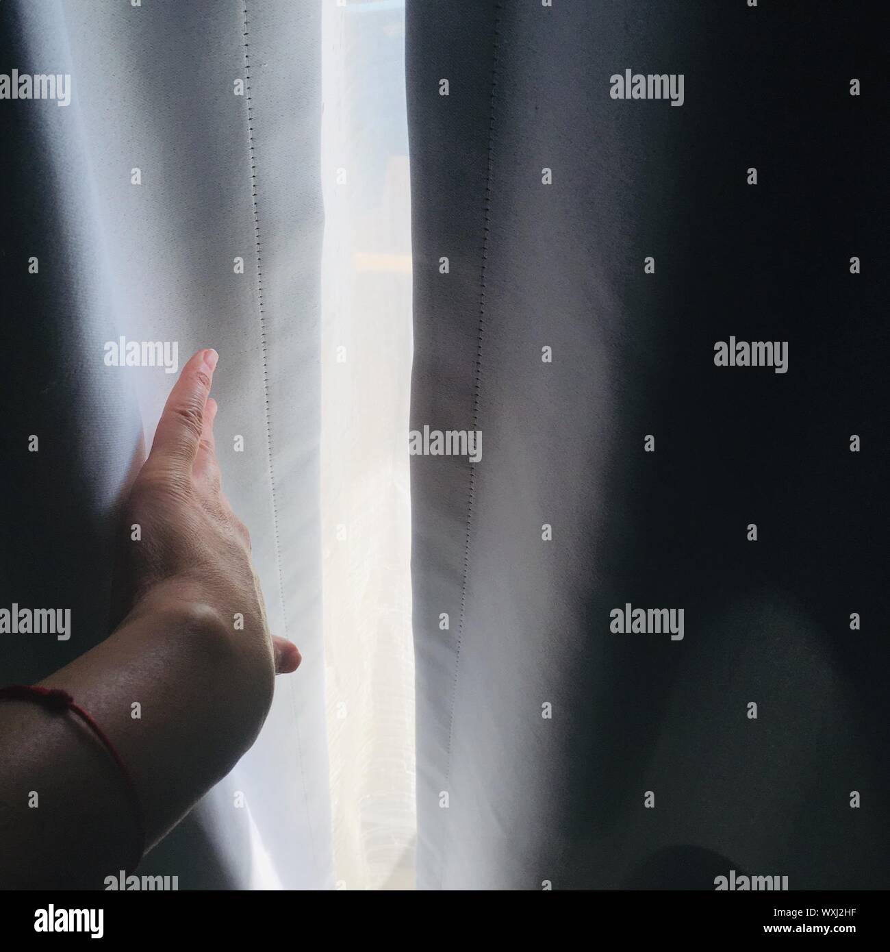 Curtain opening hi-res stock photography and images - Alamy