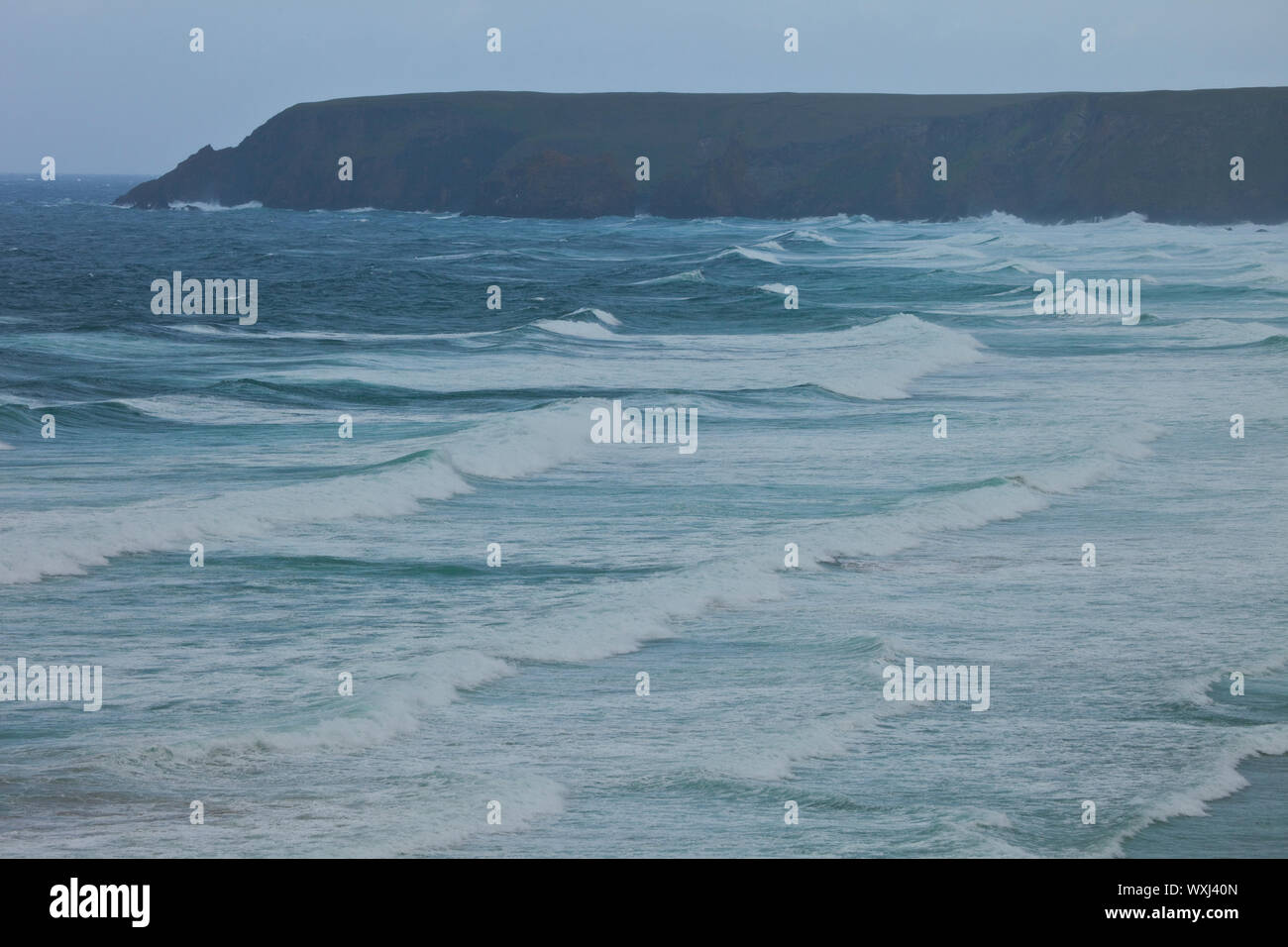 Playa de Tràigh Mhòr contra punta de Tolsta Head - Rubha Tholastaidh. Tràigh Mhòr Beach against ...