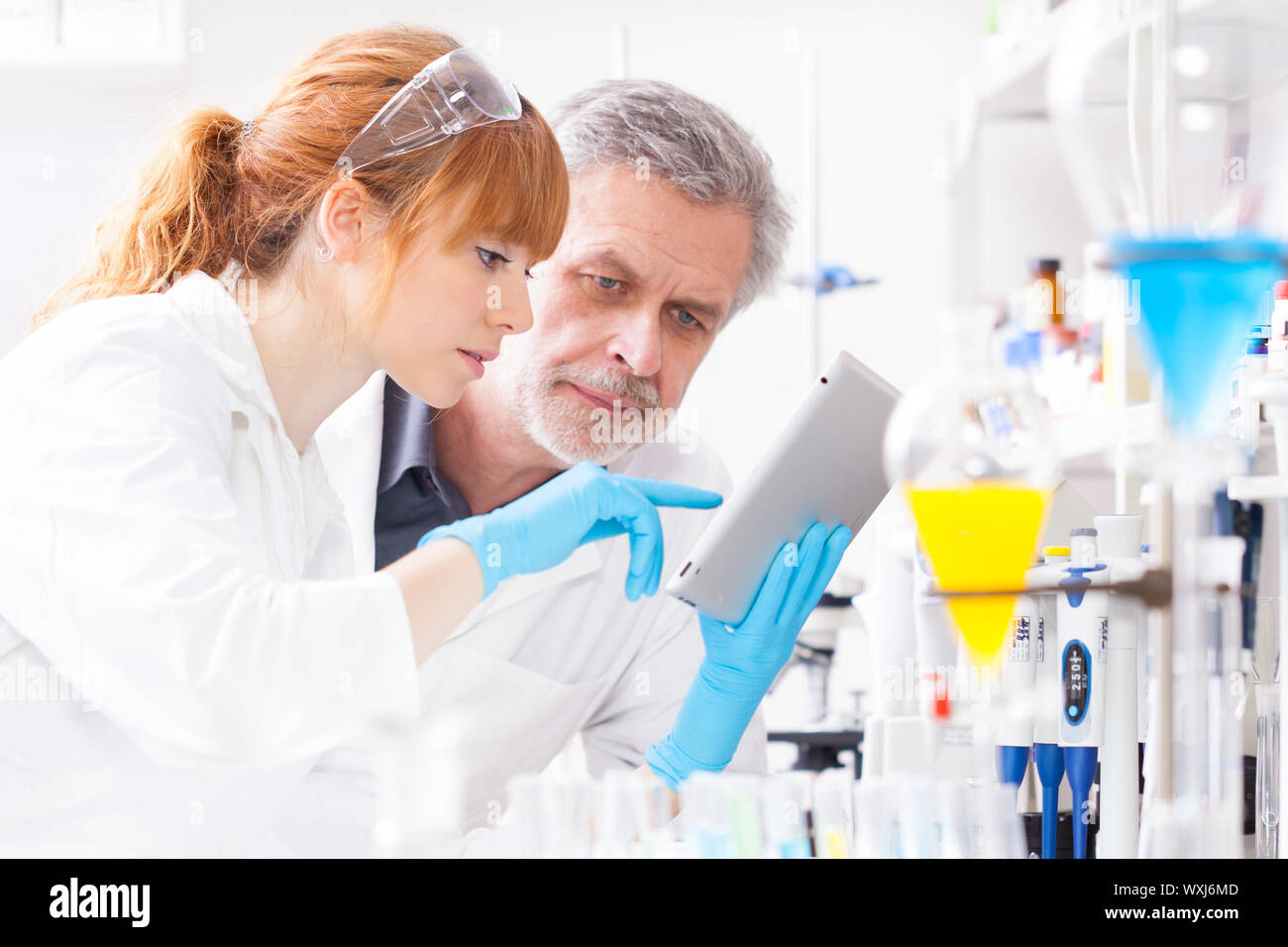 Health care professionals in lab Stock Photo - Alamy