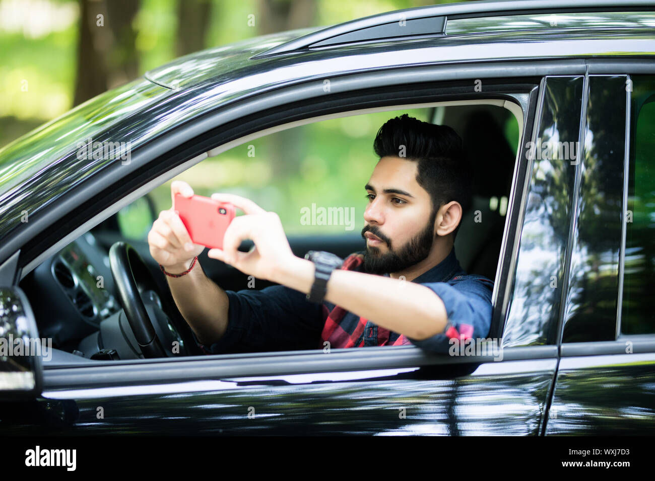 Man taking photo of new vehicle hi-res stock photography and images - Alamy