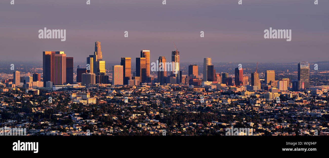 Los angeles skyline sunrise hi-res stock photography and images - Alamy