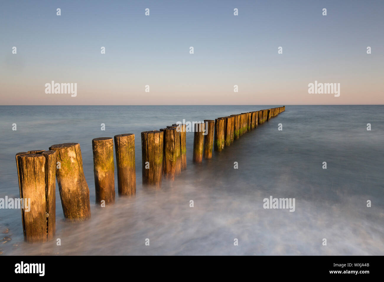 Groin beach sea ocean hi-res stock photography and images - Alamy
