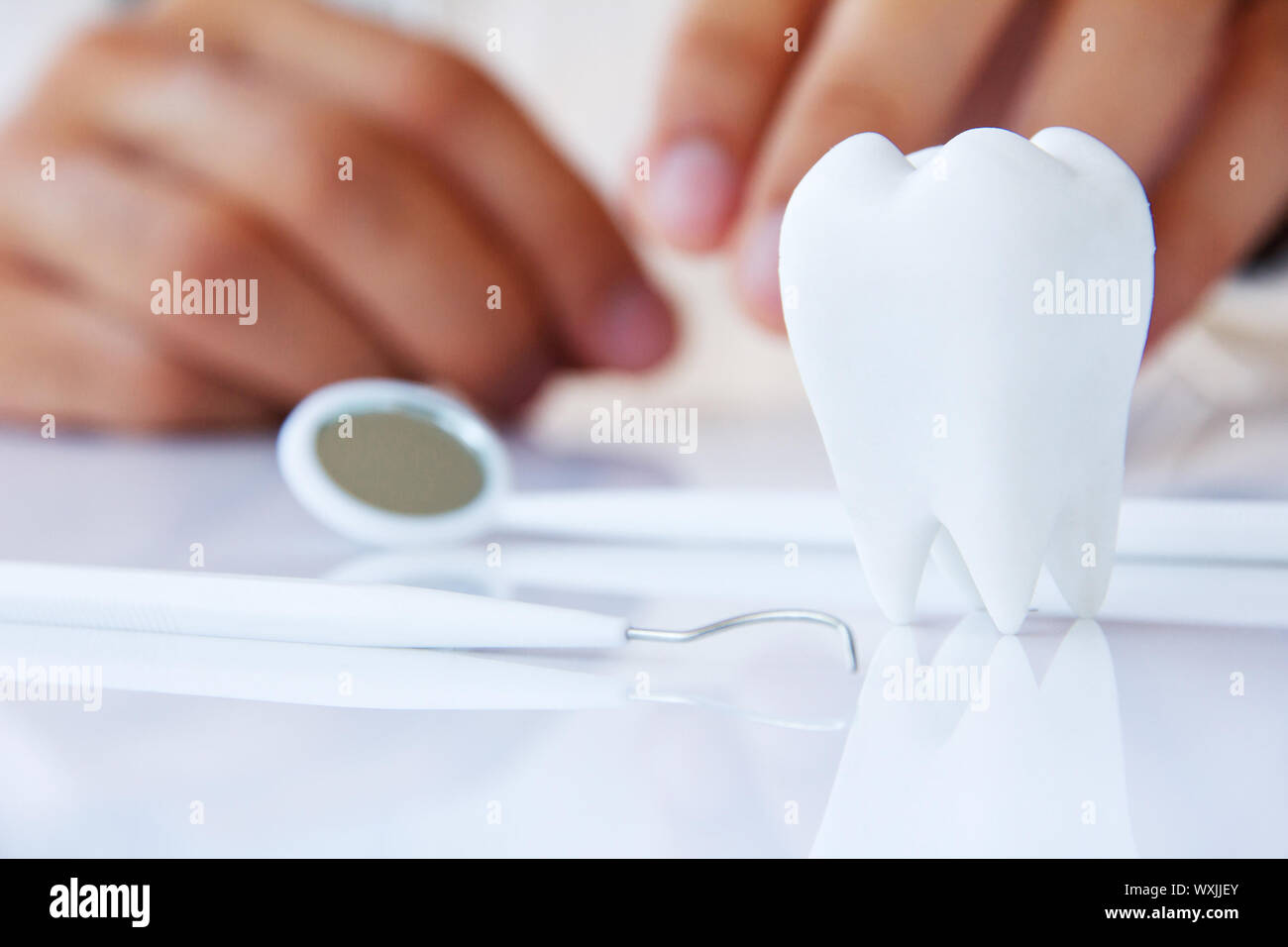 Hand dental tool hi-res stock photography and images - Alamy