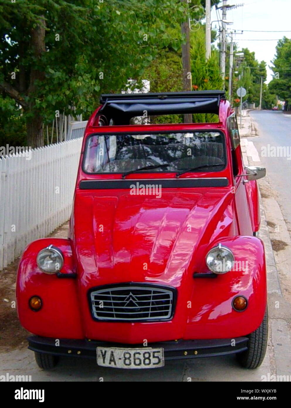 car, 2cv, citroen, red, antique Stock Photo - Alamy