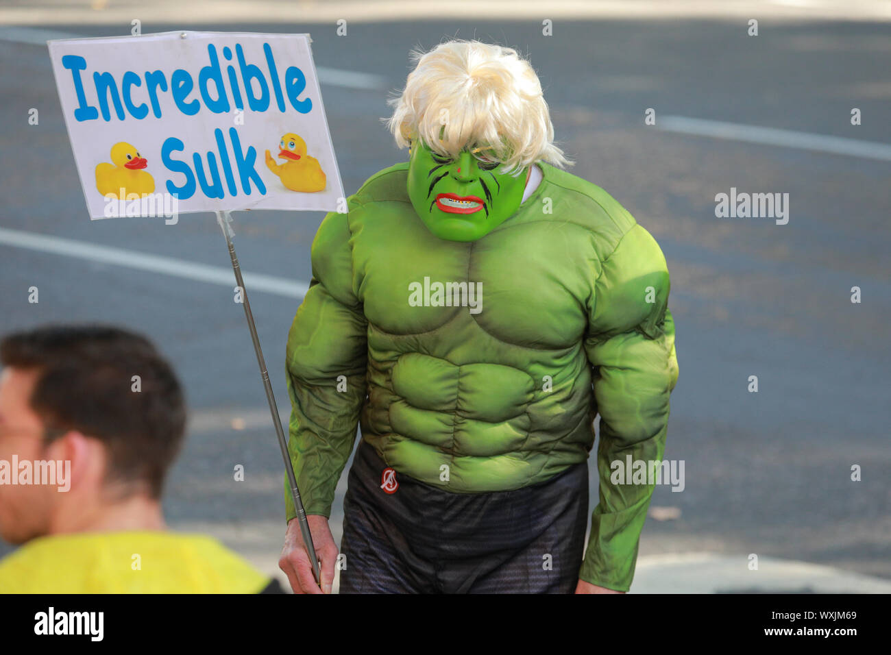 The incredible hulk costume hi-res stock photography and images - Alamy