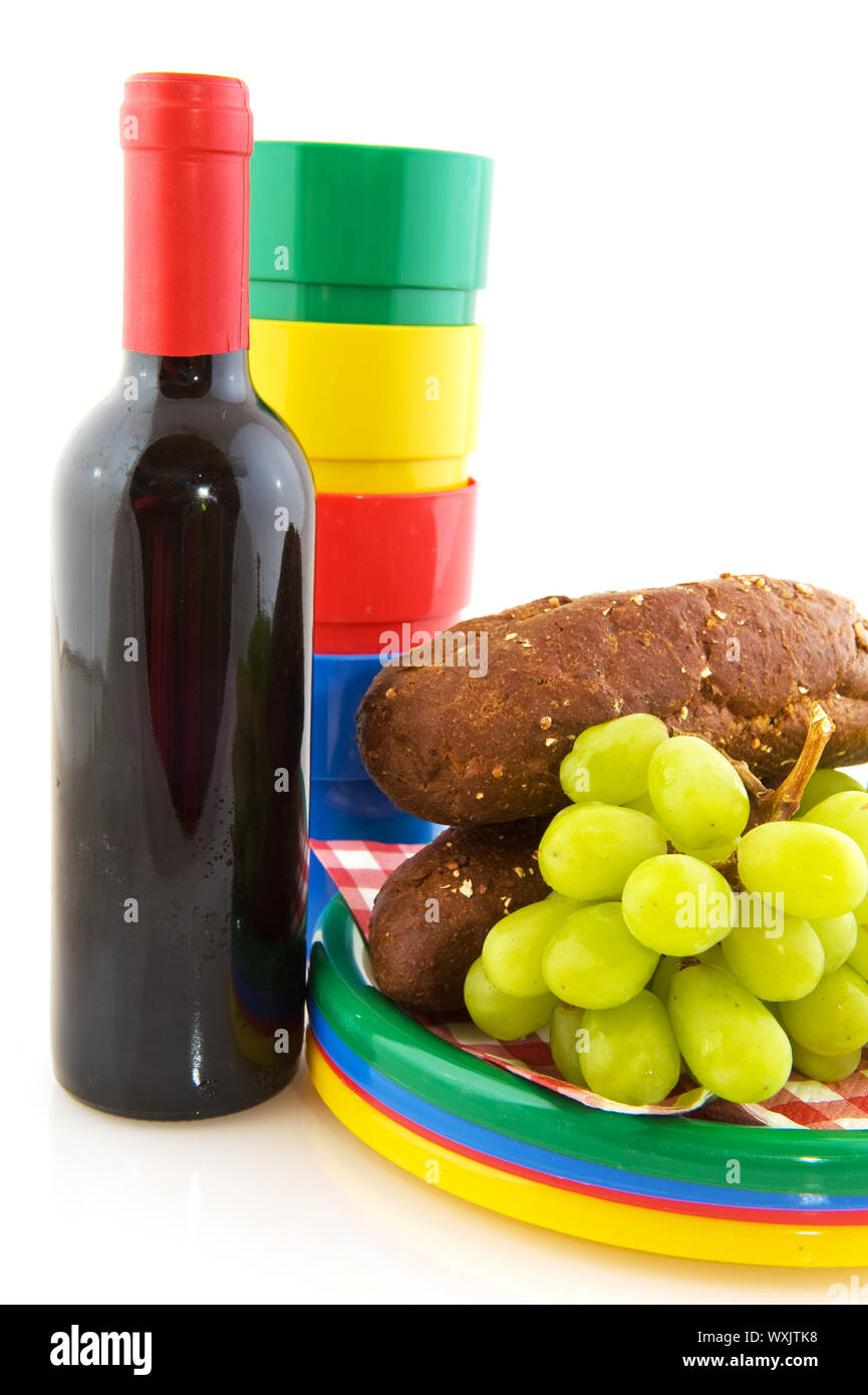 Plastic crockery with food for a picnic Stock Photo - Alamy