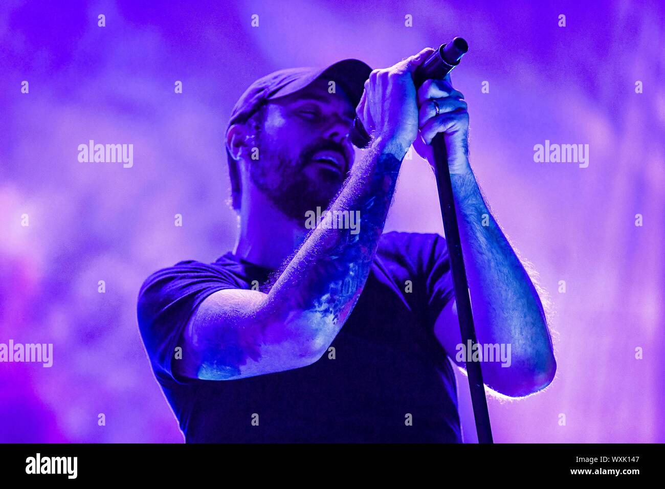 Singer benjamin burnley breaking benjamin hi-res stock photography and ...
