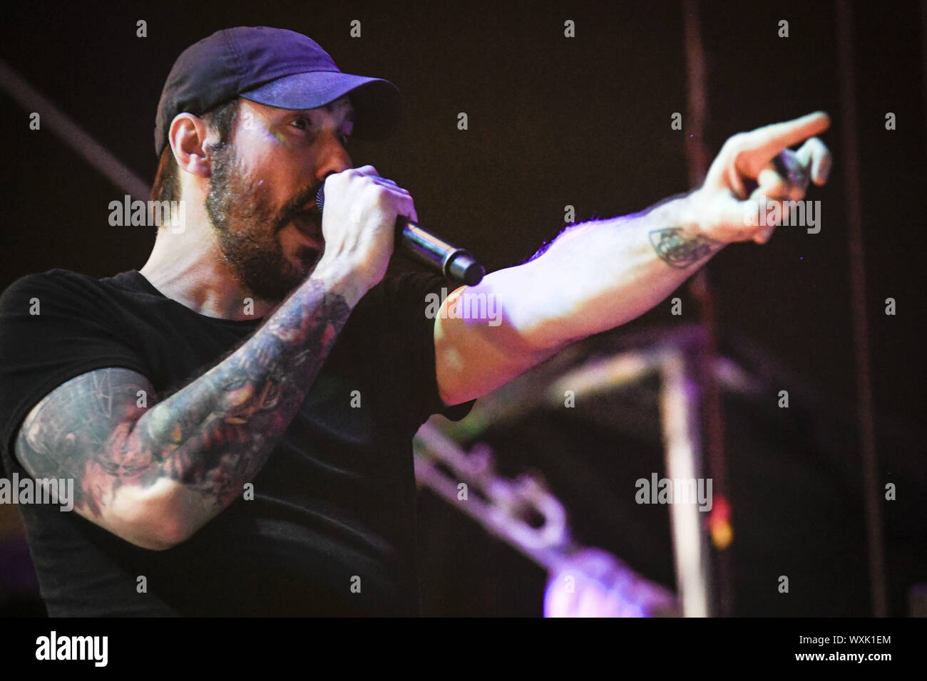 Benjamin burnley vocals hi-res stock photography and images - Alamy