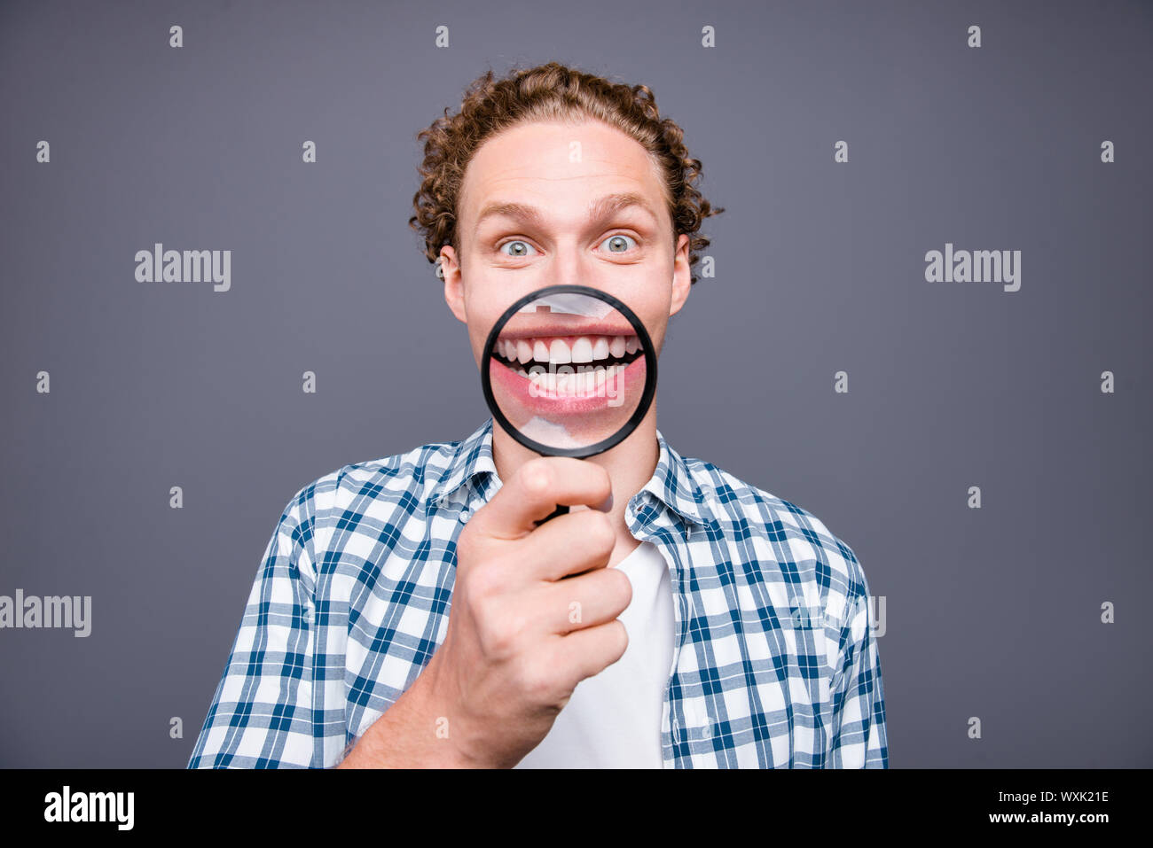 Dentist and mouth comic hi-res stock photography and images - Alamy
