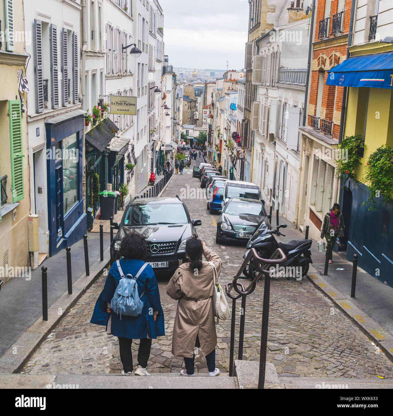 Beautiful parisian streets view paris hi-res stock photography and ...
