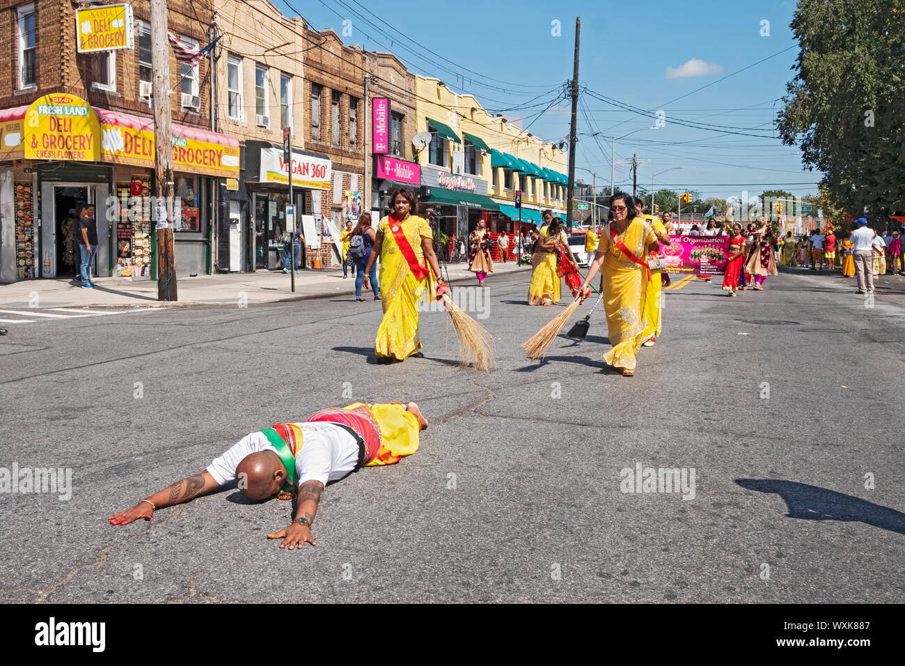 Lying prostrate hi-res stock photography and images - Alamy