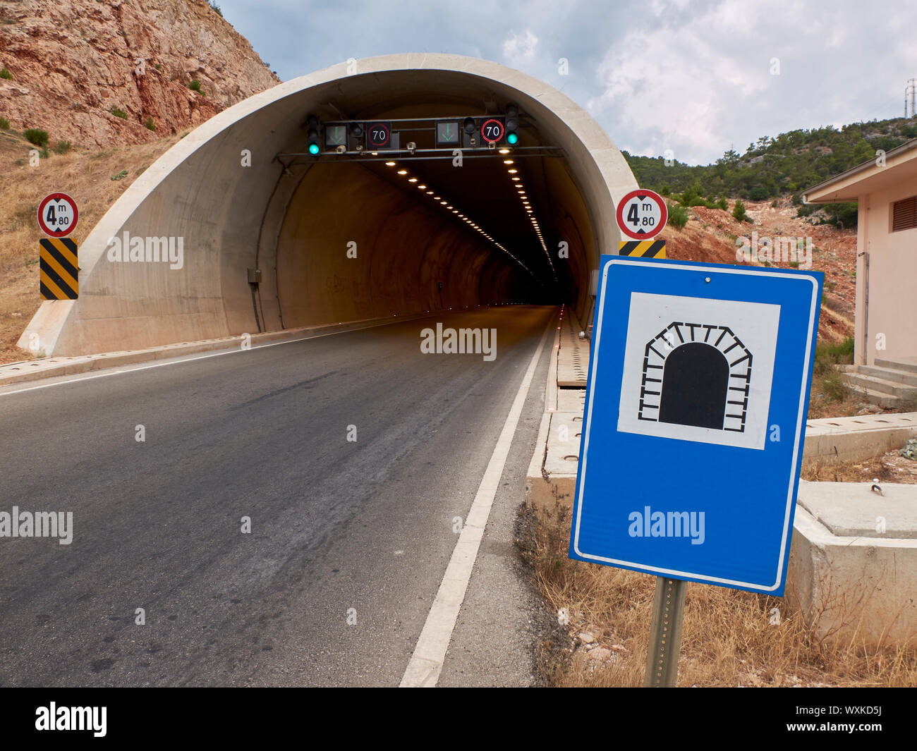 Highway tunnell hi-res stock photography and images - Alamy