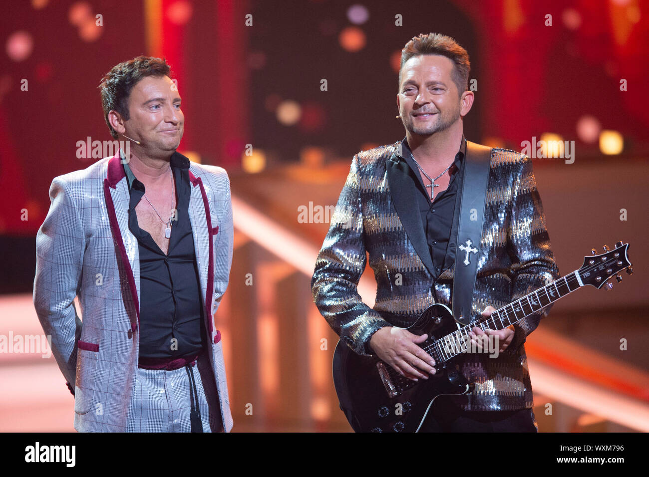 German singing duo hi-res stock photography and images - Alamy
