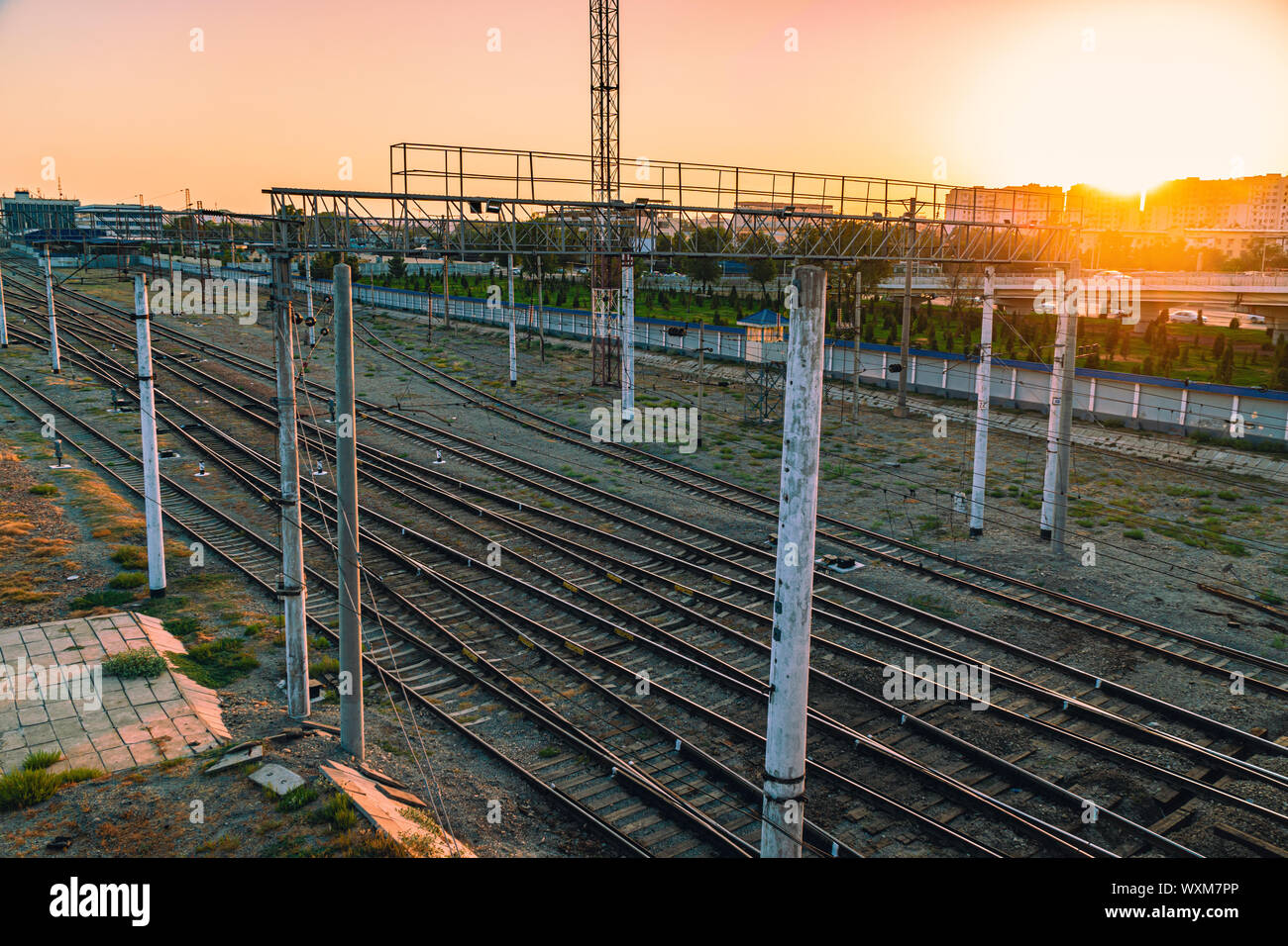 Rail line sunset hi-res stock photography and images - Alamy