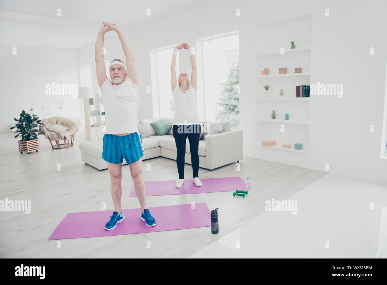 Full figure mature woman hi-res stock photography and images - Alamy