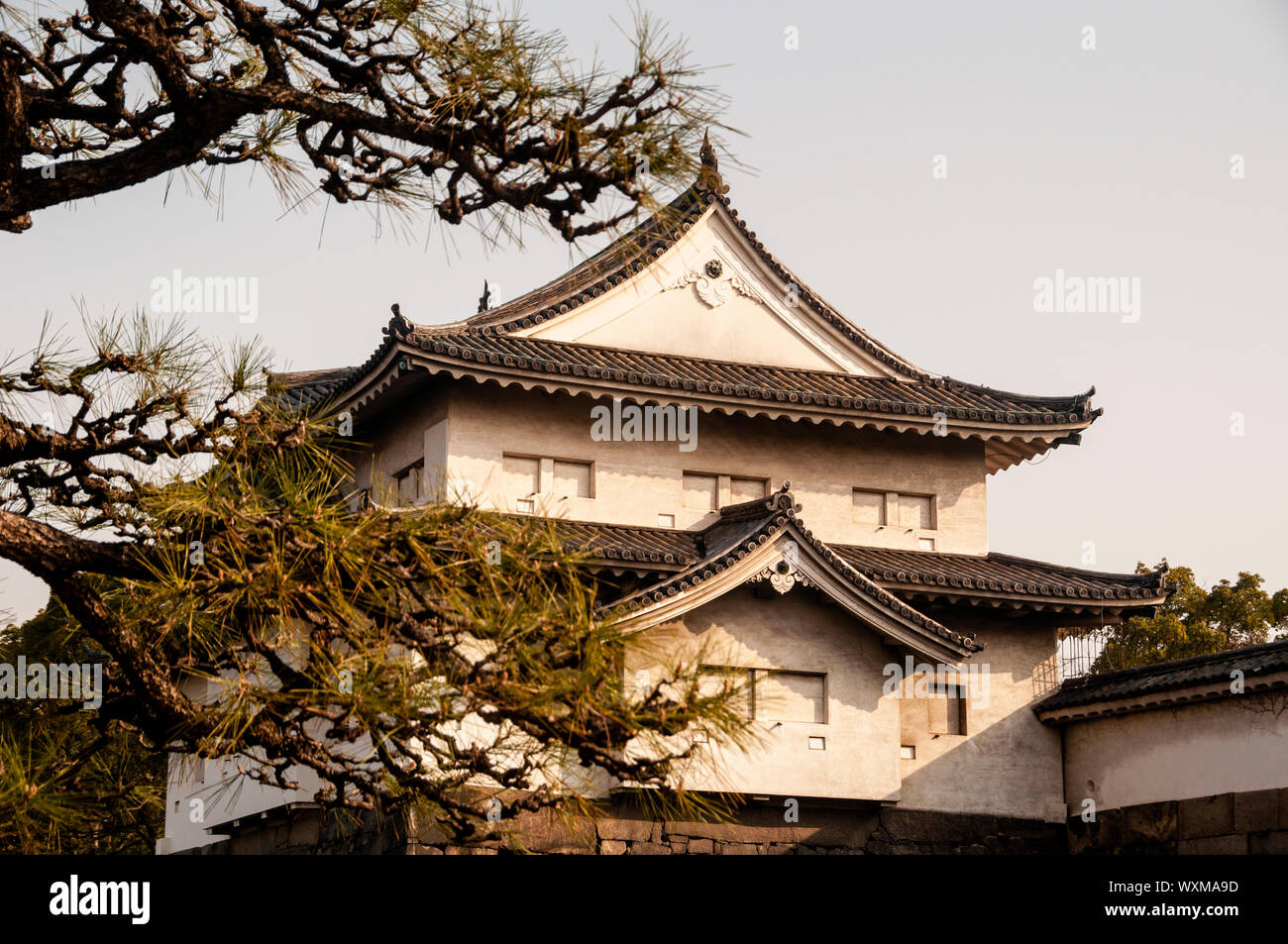 Edo castle yagura hi-res stock photography and images - Alamy