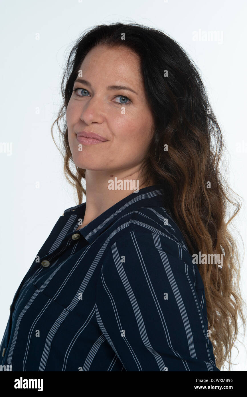 Hamburg, Deutschland. 16th Sep, 2019. Actress Katja FRENZEL plays the ...