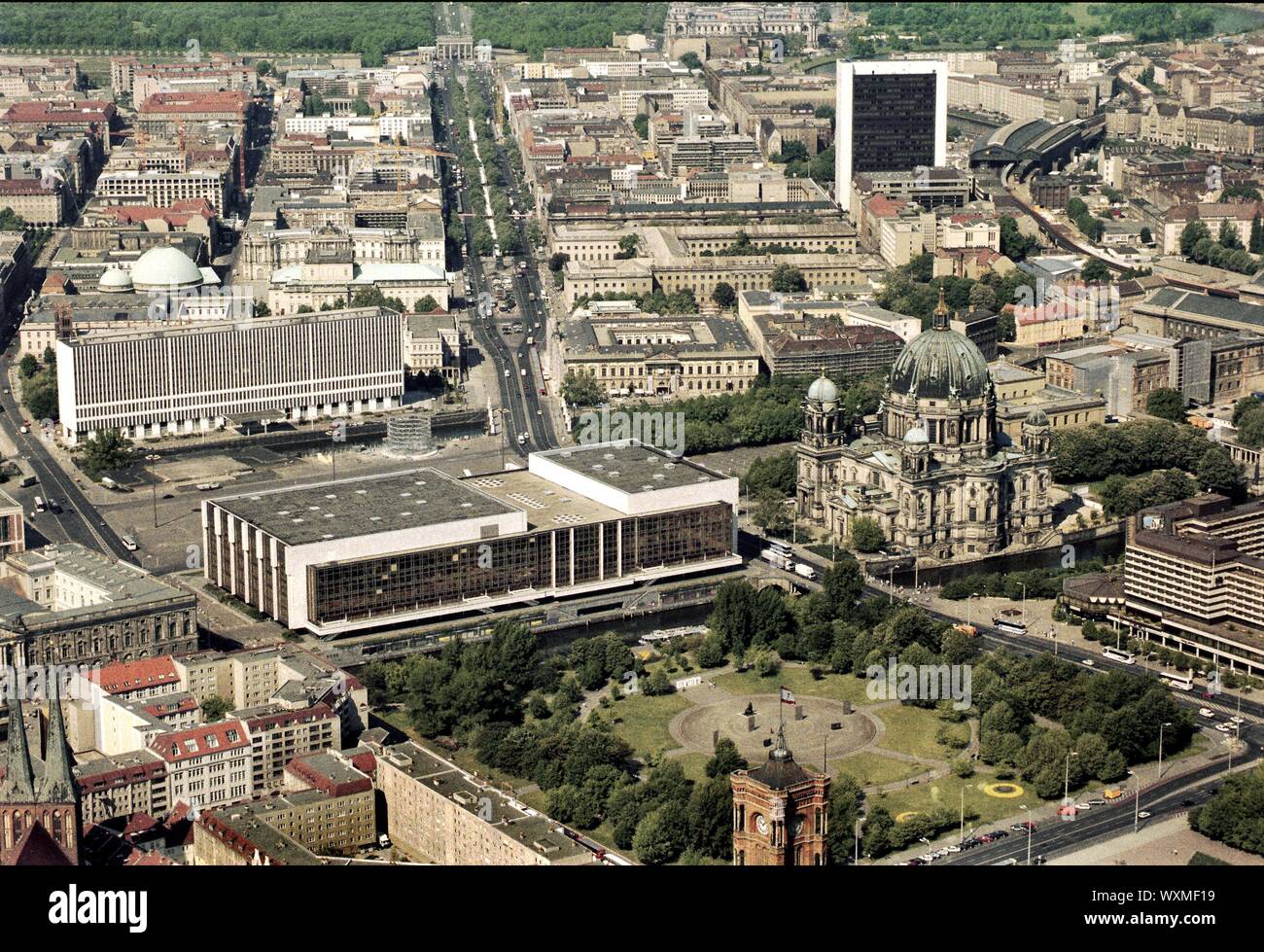 Gdr 1995 hi-res stock photography and images - Alamy