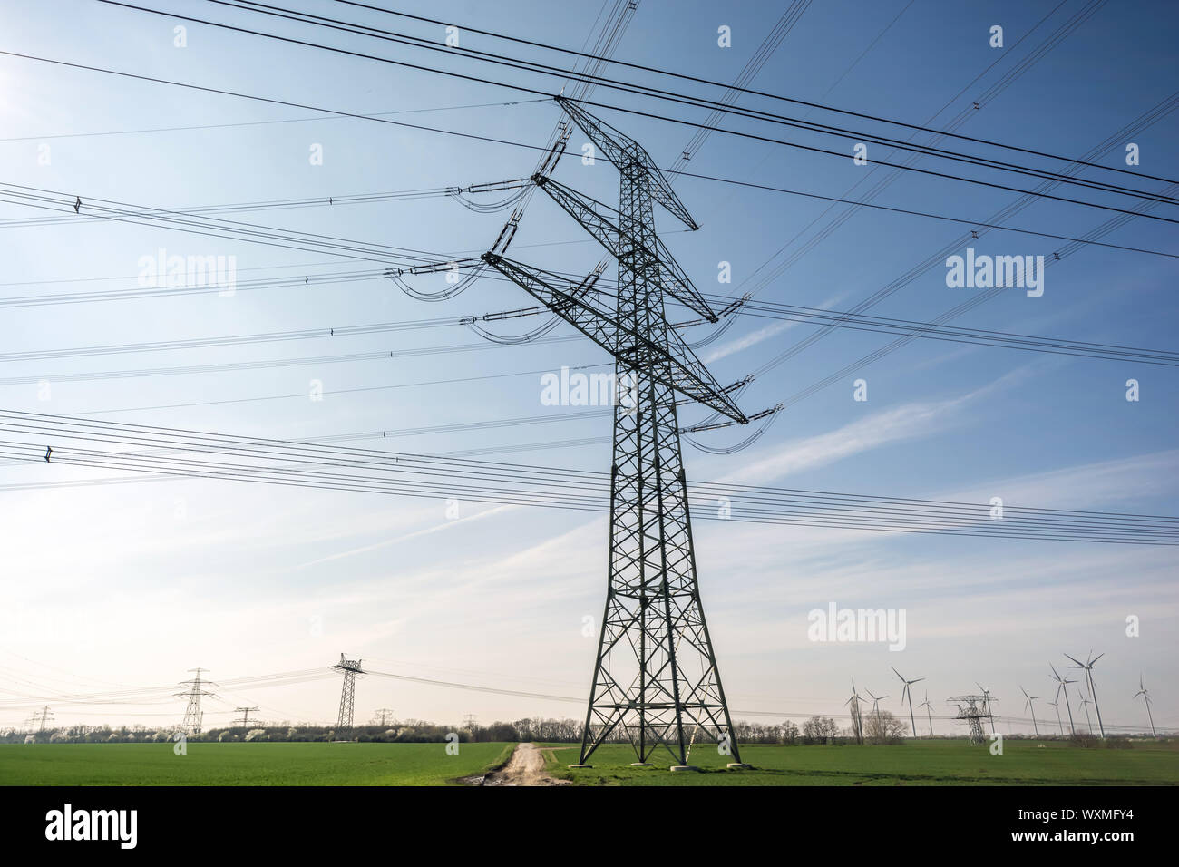 Steel truss pole hi-res stock photography and images - Alamy