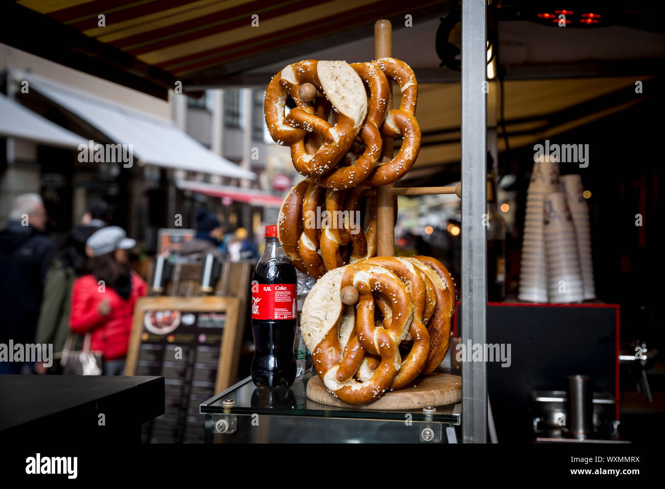 Pretzels food stall hi-res stock photography and images - Alamy