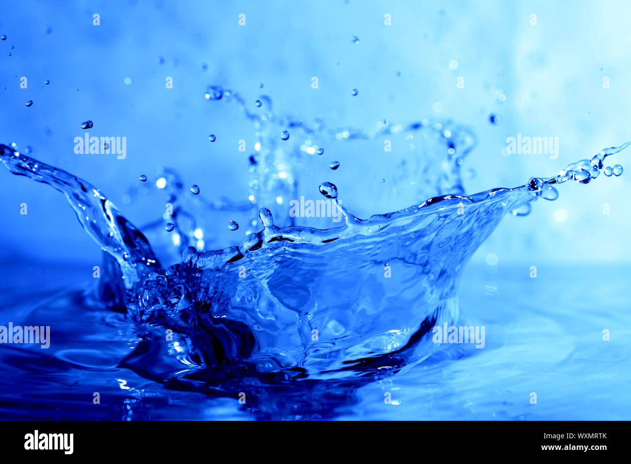 water splash macro close up Stock Photo - Alamy