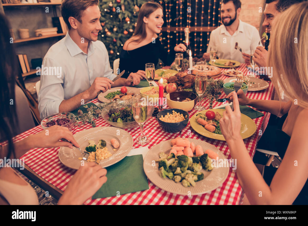 Classy couples hi-res stock photography and images - Alamy