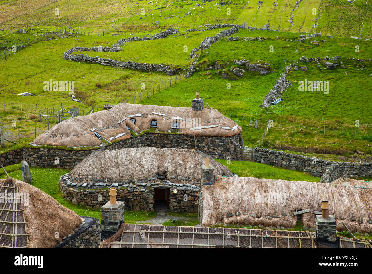 Pueblo de Gearrannan (Gearrannan Blackhouses). Isla Lewis. Outer ...