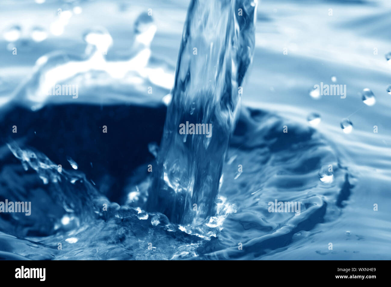 water wet speed splash macro close up Stock Photo - Alamy