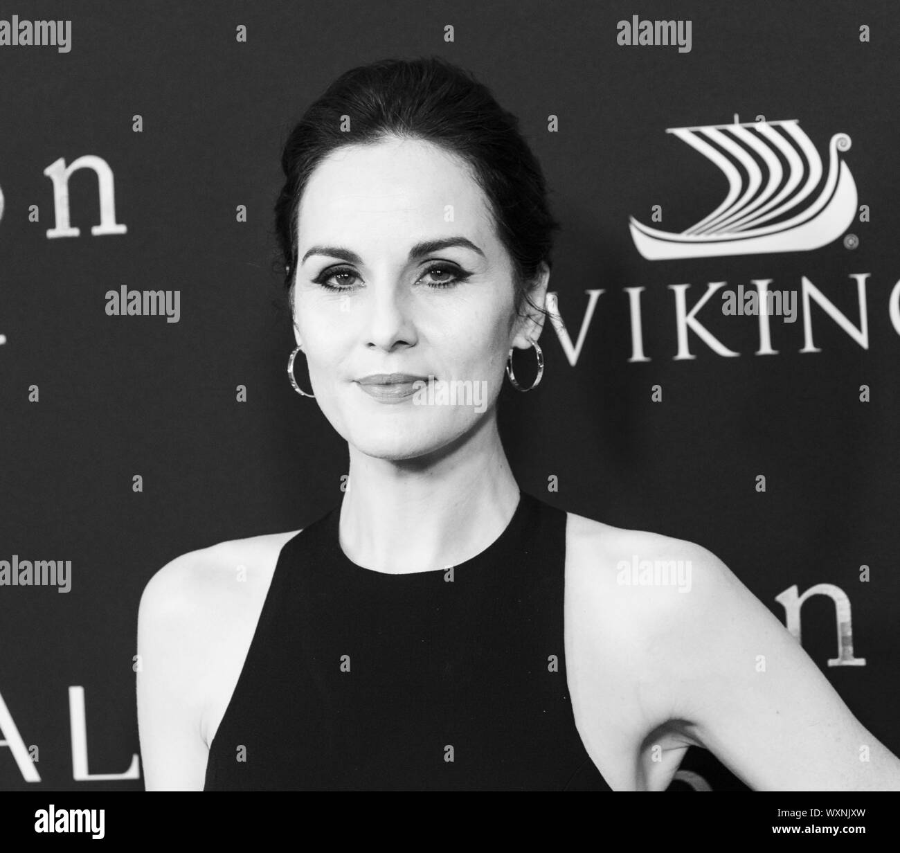 Downton abbey Black and White Stock Photos & Images - Alamy