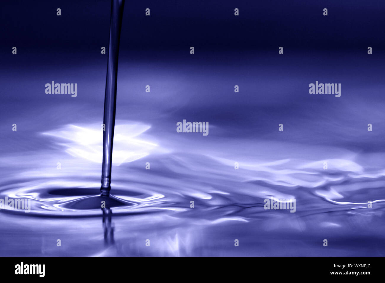 water splashing stream motion stop Stock Photo - Alamy