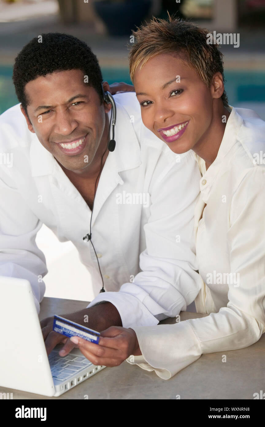Woman credit card shop forties hi-res stock photography and images - Alamy