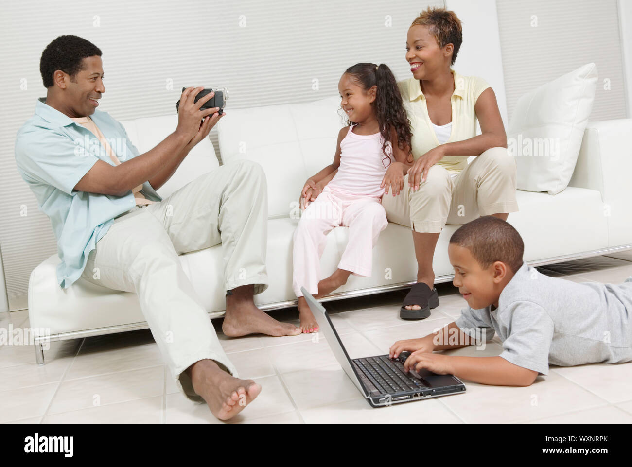 African kids video camera hi-res stock photography and images - Alamy