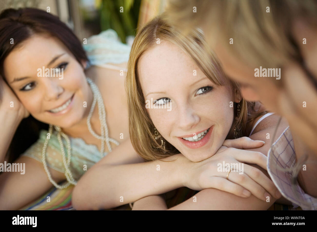 Girls out socialising together hi-res stock photography and images - Alamy