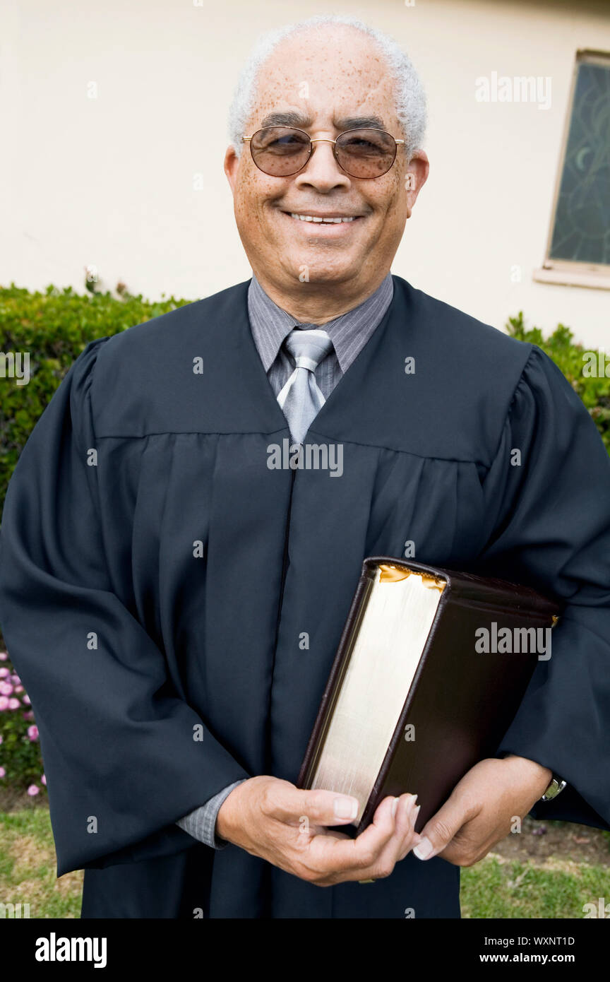 Liturgical clothes hi-res stock photography and images - Alamy