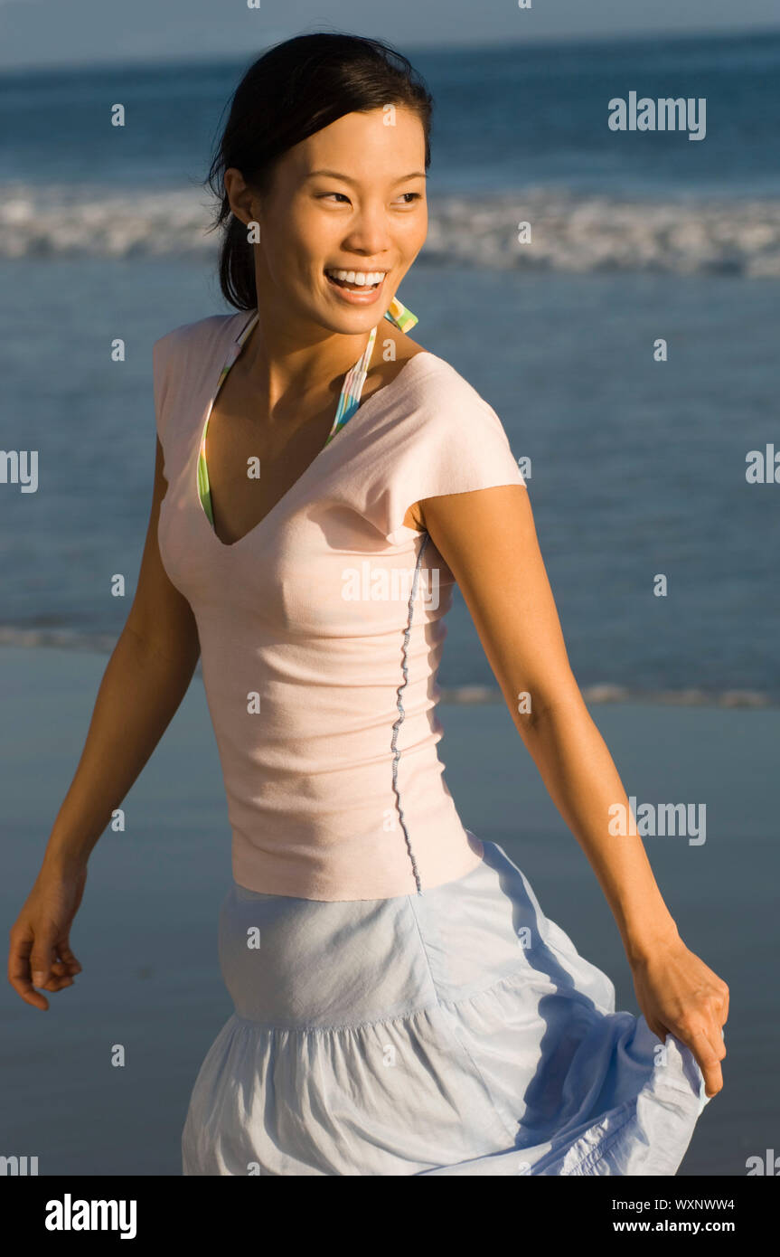 Human beachgoers hi-res stock photography and images - Alamy