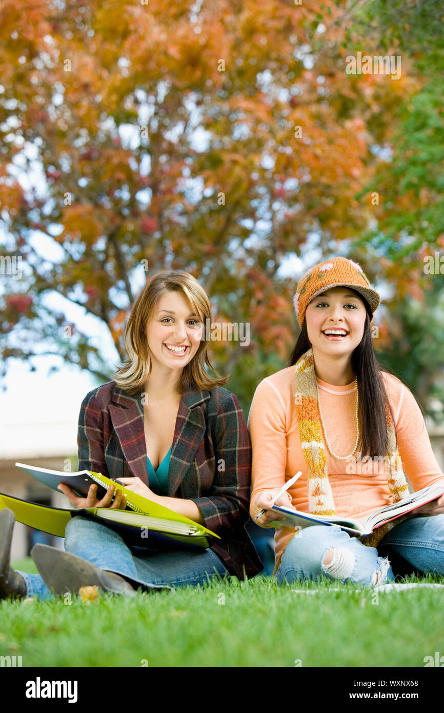 Student making notes outside hi-res stock photography and images - Alamy