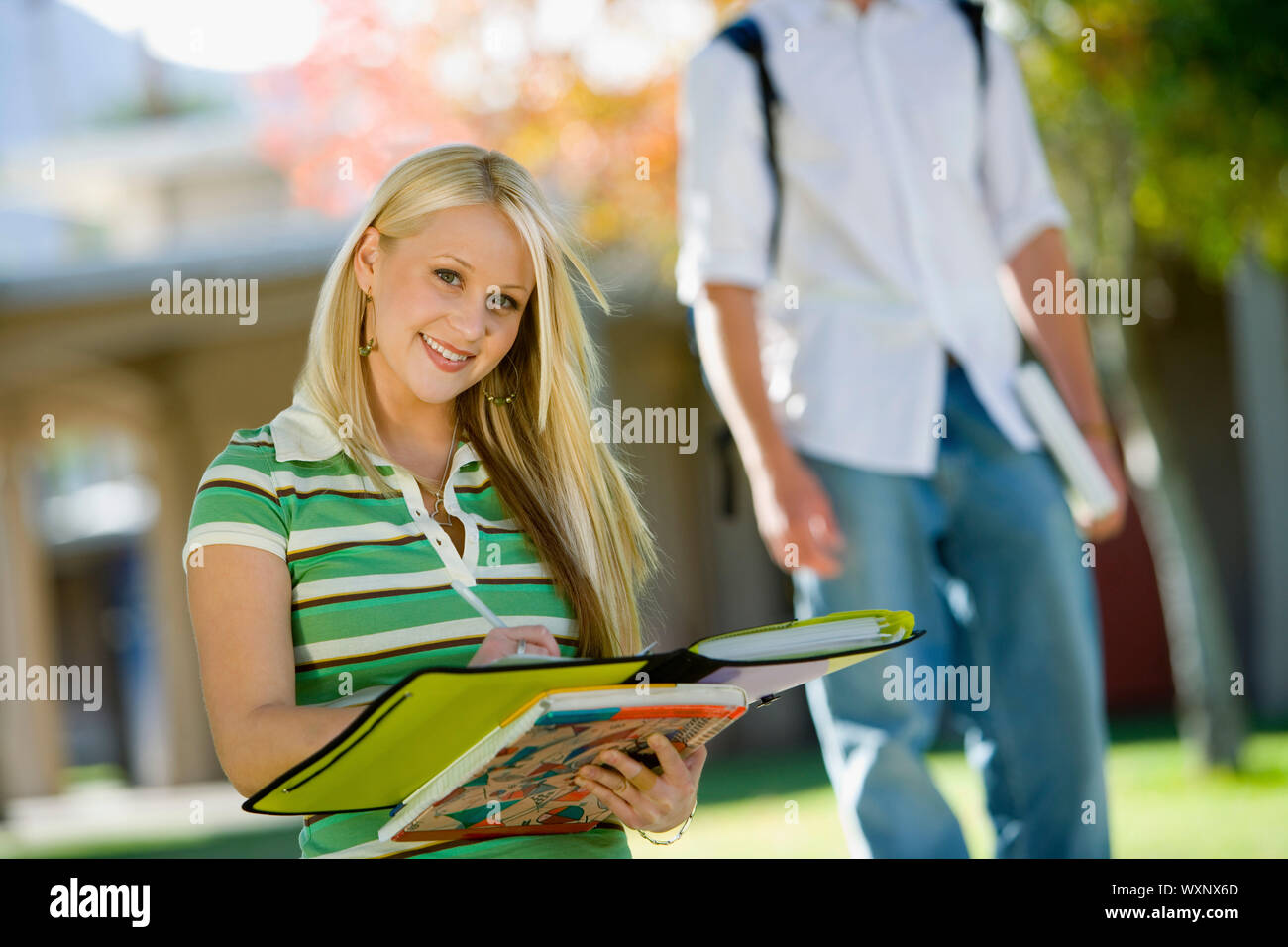Student making notes outside hi-res stock photography and images - Alamy