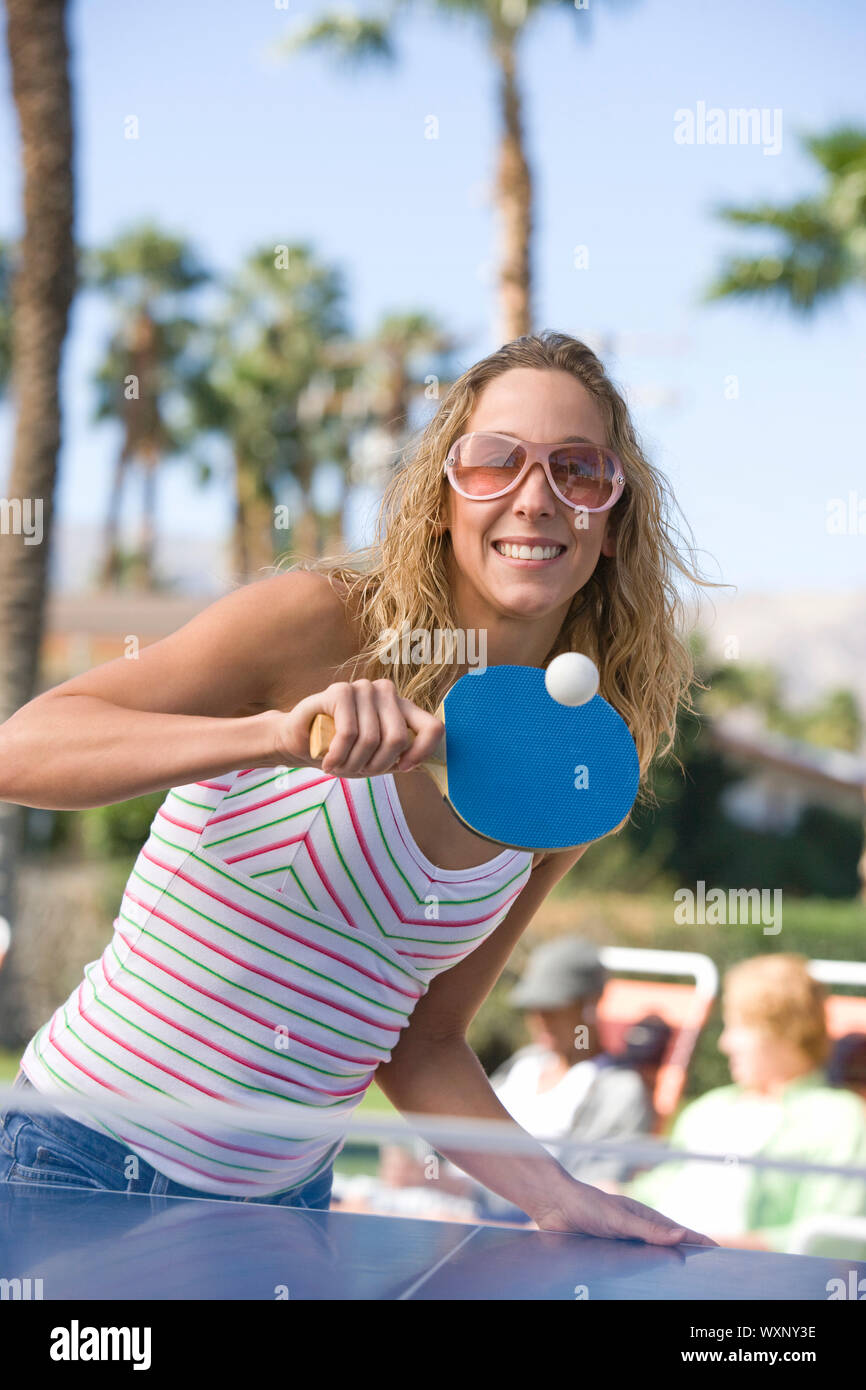 Female table tennis serve hi-res stock photography and images - Alamy