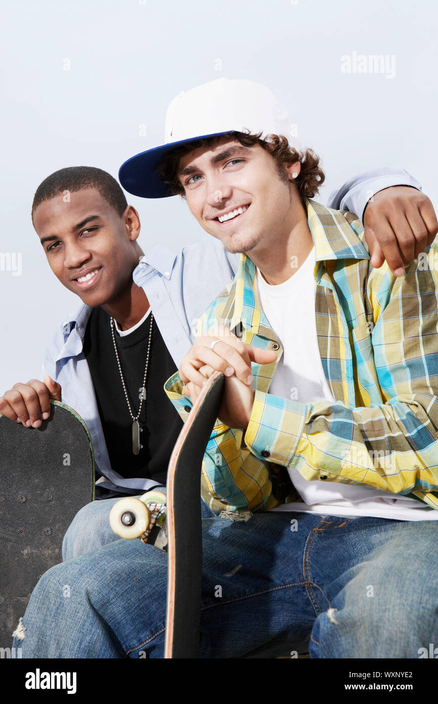 Skateboarder camaraderie hi-res stock photography and images - Alamy