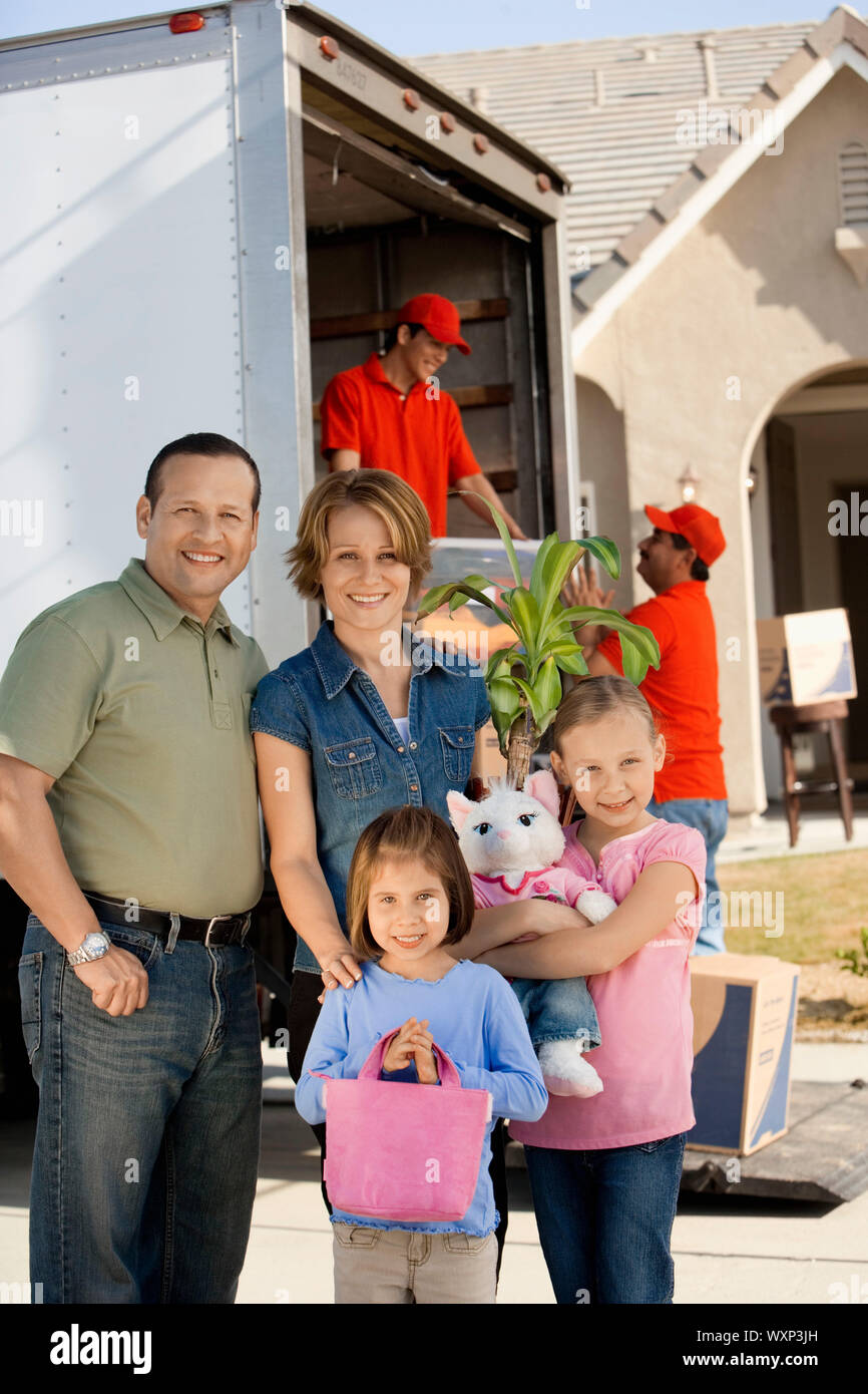 Family moving van hispanic hi-res stock photography and images - Alamy