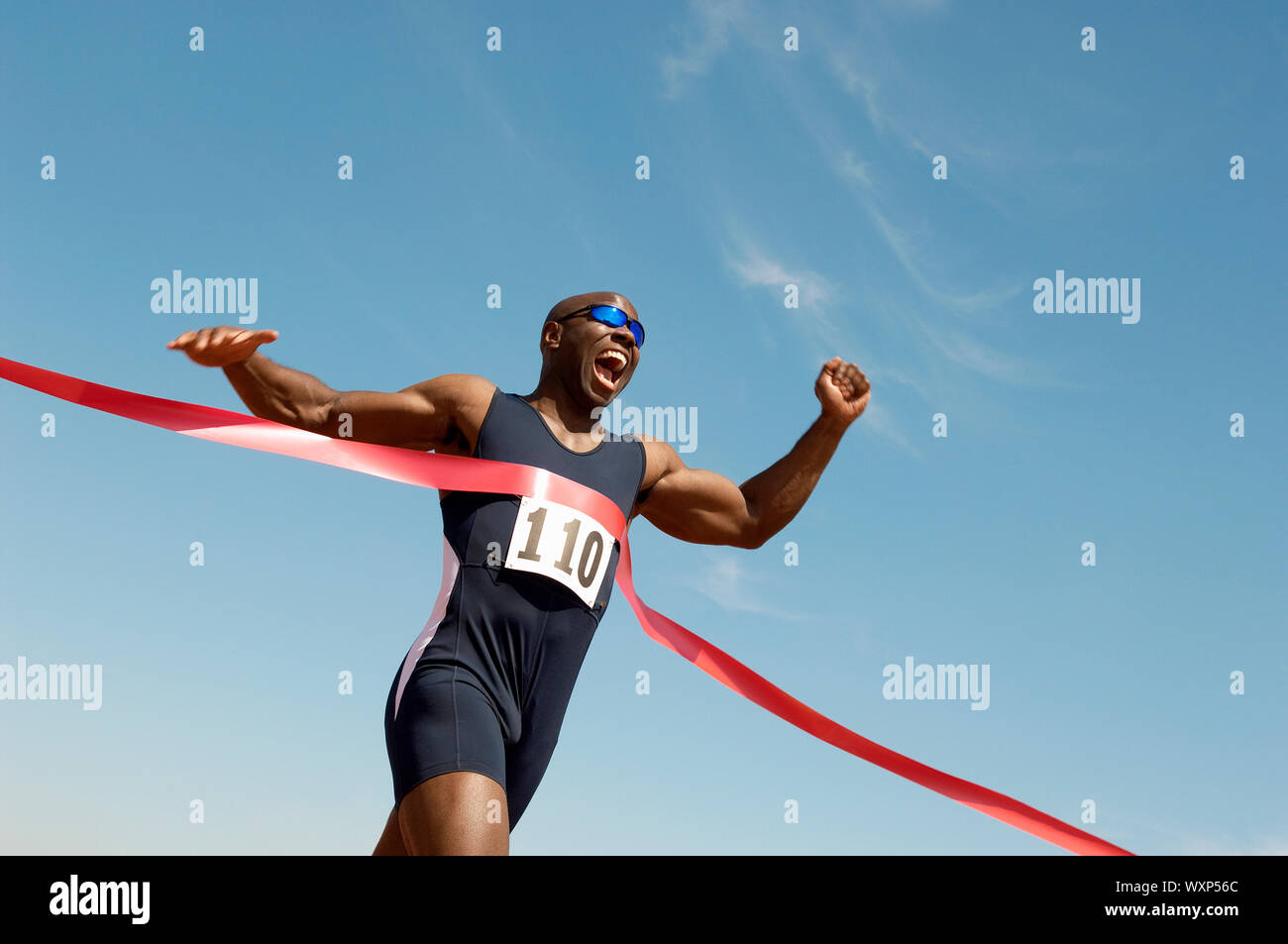 Finish line tape hi-res stock photography and images - Alamy