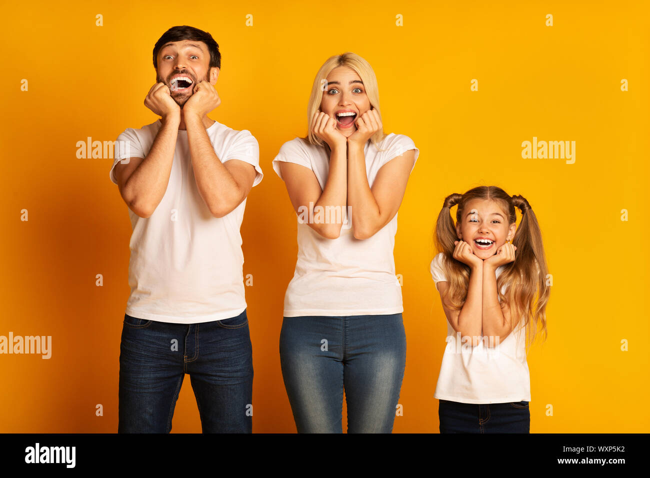 Family reaction hi-res stock photography and images - Alamy