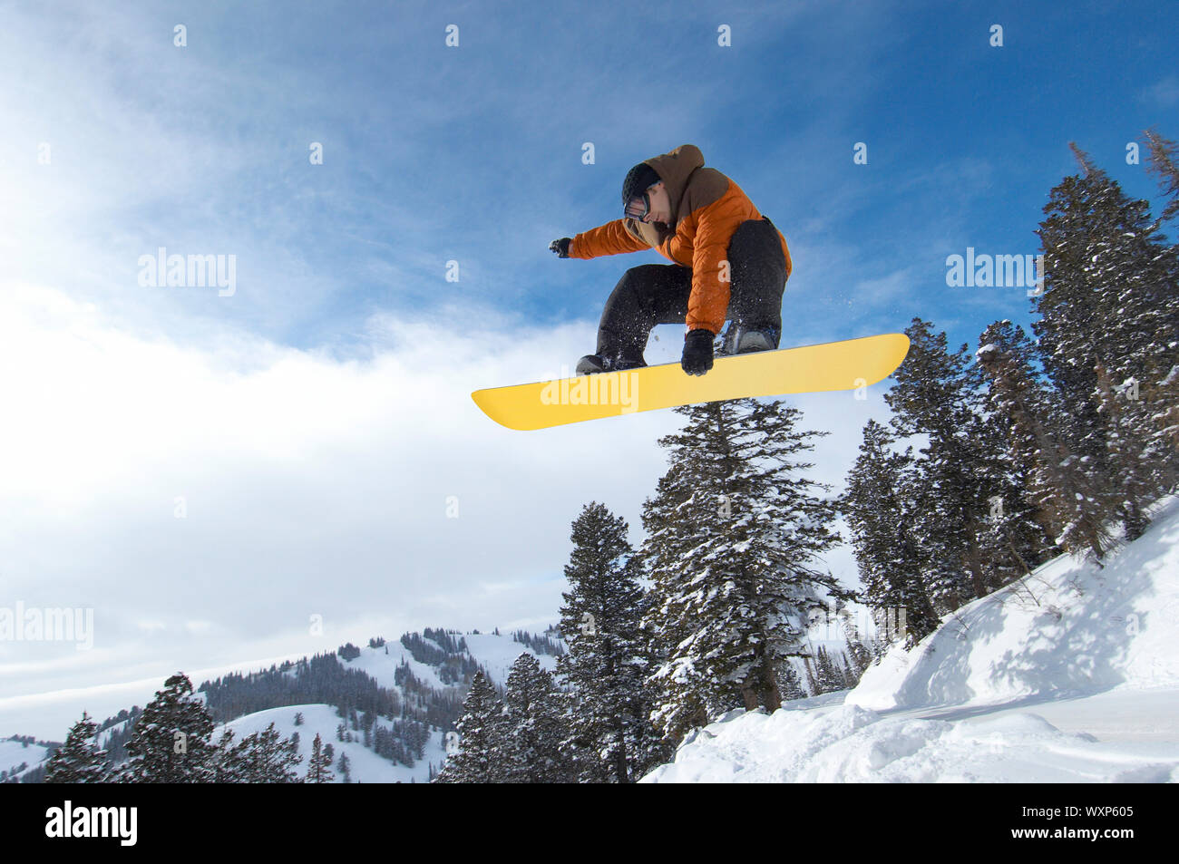 Action leaping midair airborne hi-res stock photography and images - Alamy