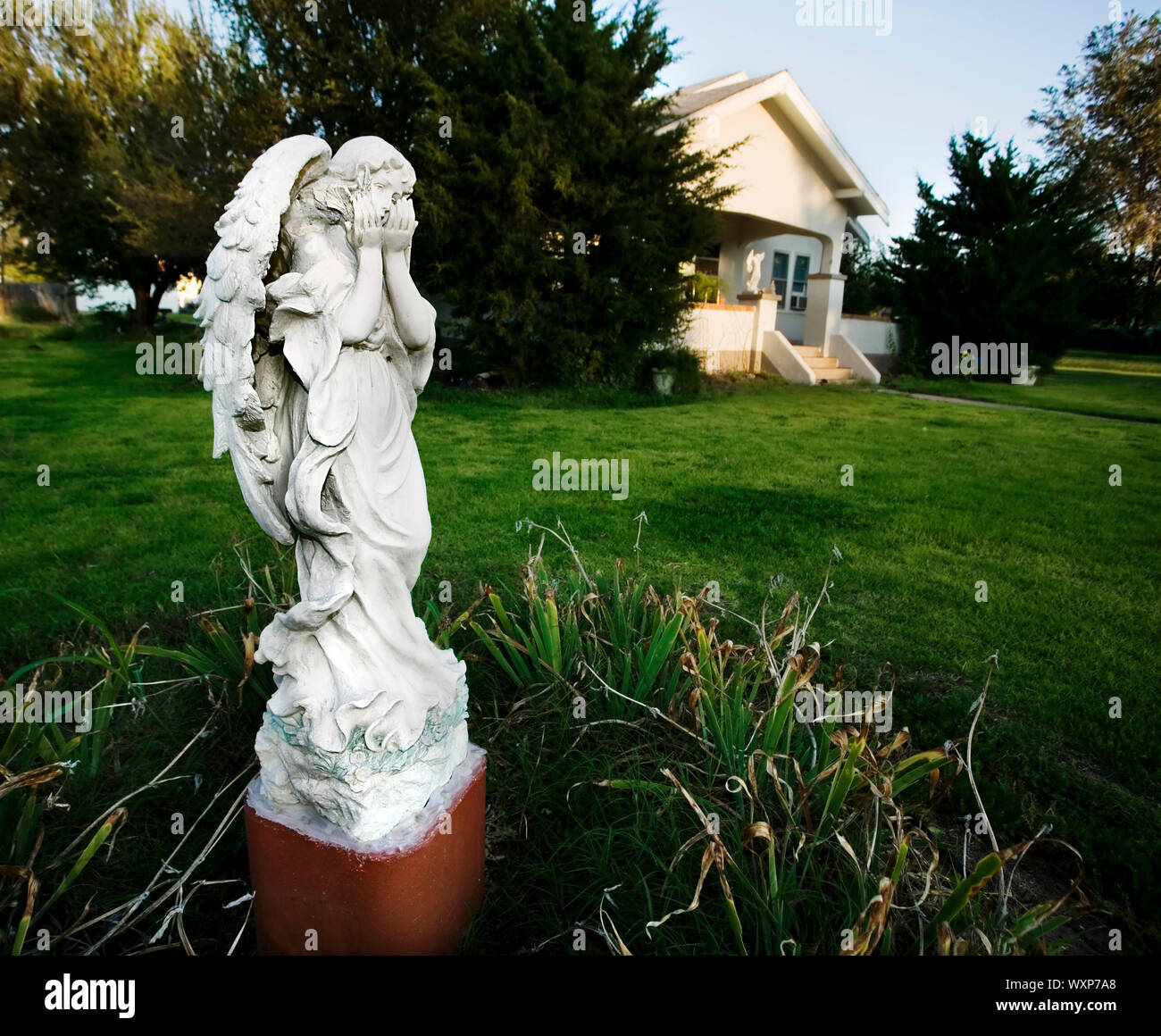 Guardian angel house hi-res stock photography and images - Alamy