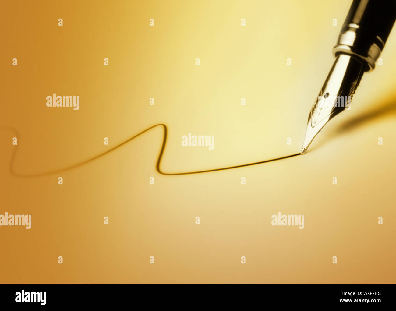 Fountain Pen Drawing Wavy Line Stock Photo - Alamy