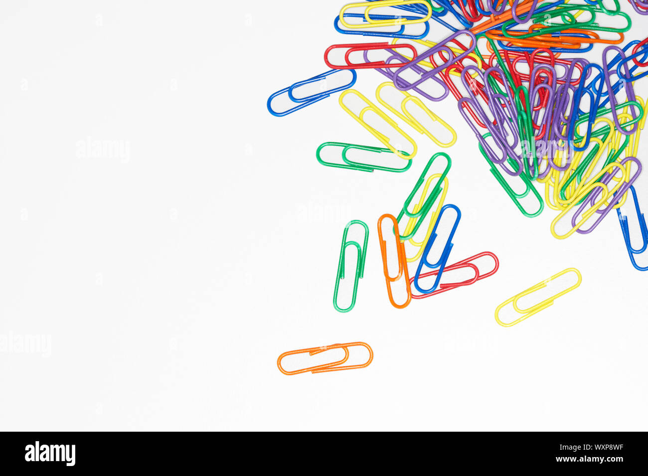 Studio photograph paper clips hi-res stock photography and images - Alamy